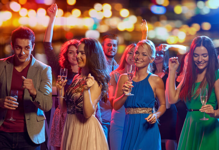 How Old Do You Have to Be to Go to Prom: Age Requirements and Tips ...